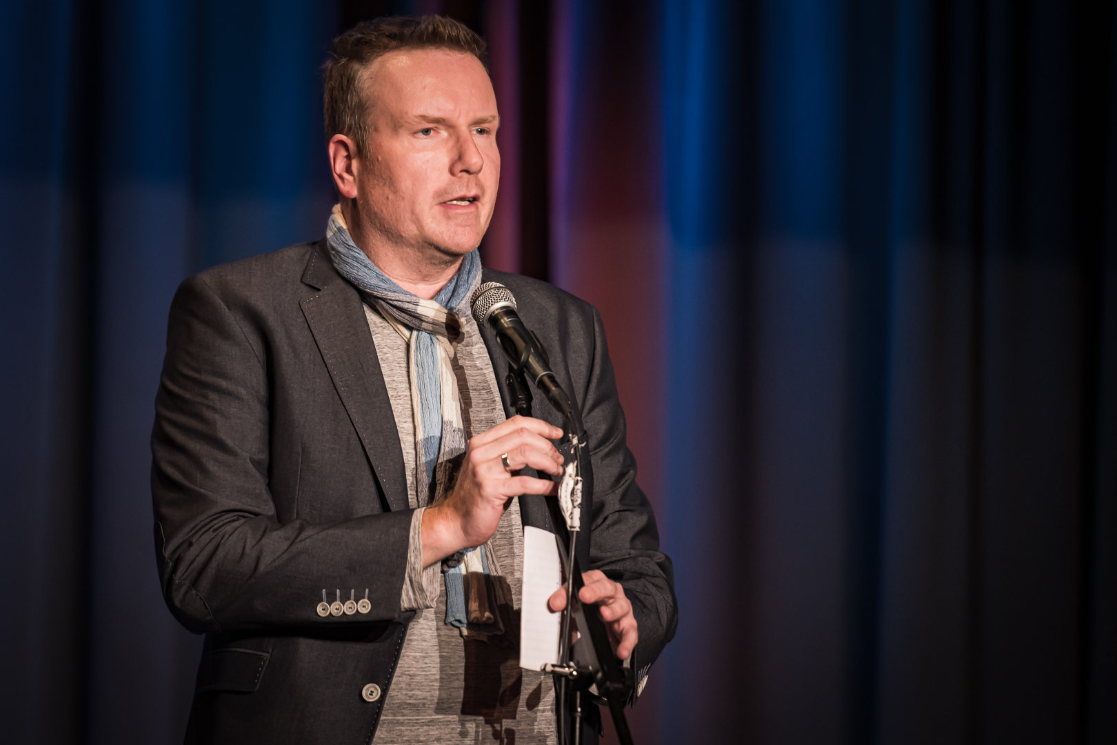 Poetry Slam Ansbach bringt starke Stimmen auf die Bühne der ...